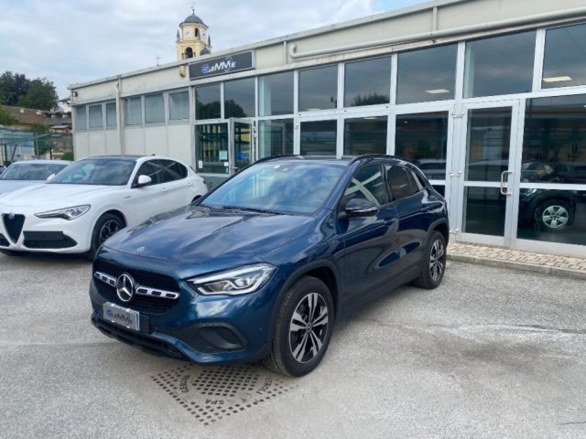 MERCEDES GLA (H247) GLA 200 d Automatic Sport