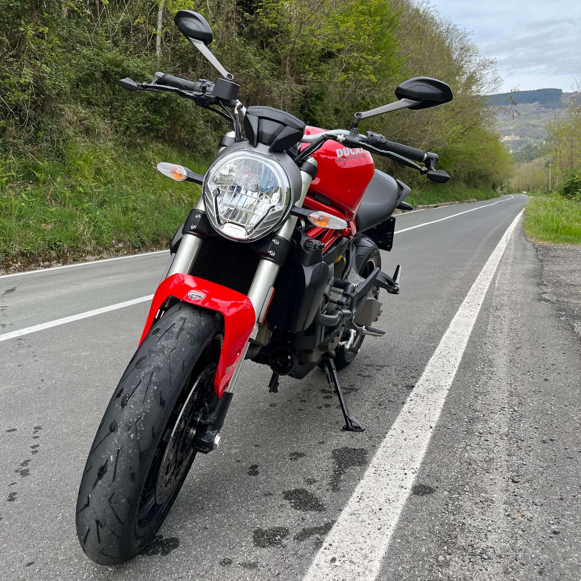 Ducati Monster 82135kw Red