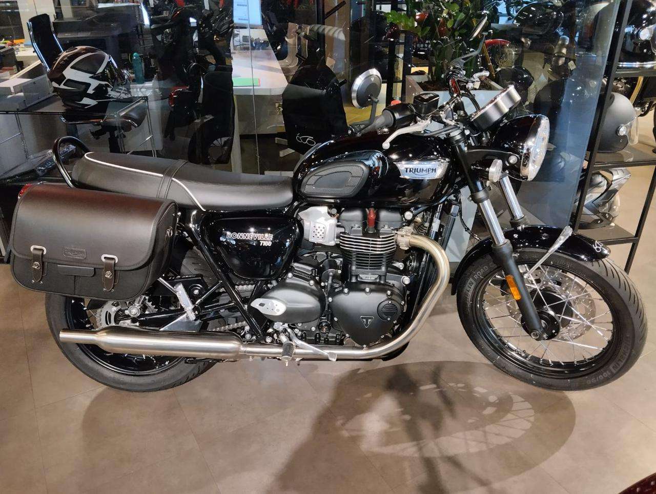 Triumph Bonneville T1002023