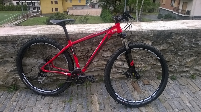 SPECIALIZED ROCKHOPPER 2014