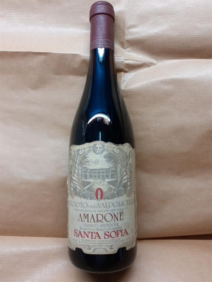 RECIOTO DELLA VALPOLICELLA AMARONE CLASSICO SUPERIORE CANTINA SANTA SOFIA ANNO 1982