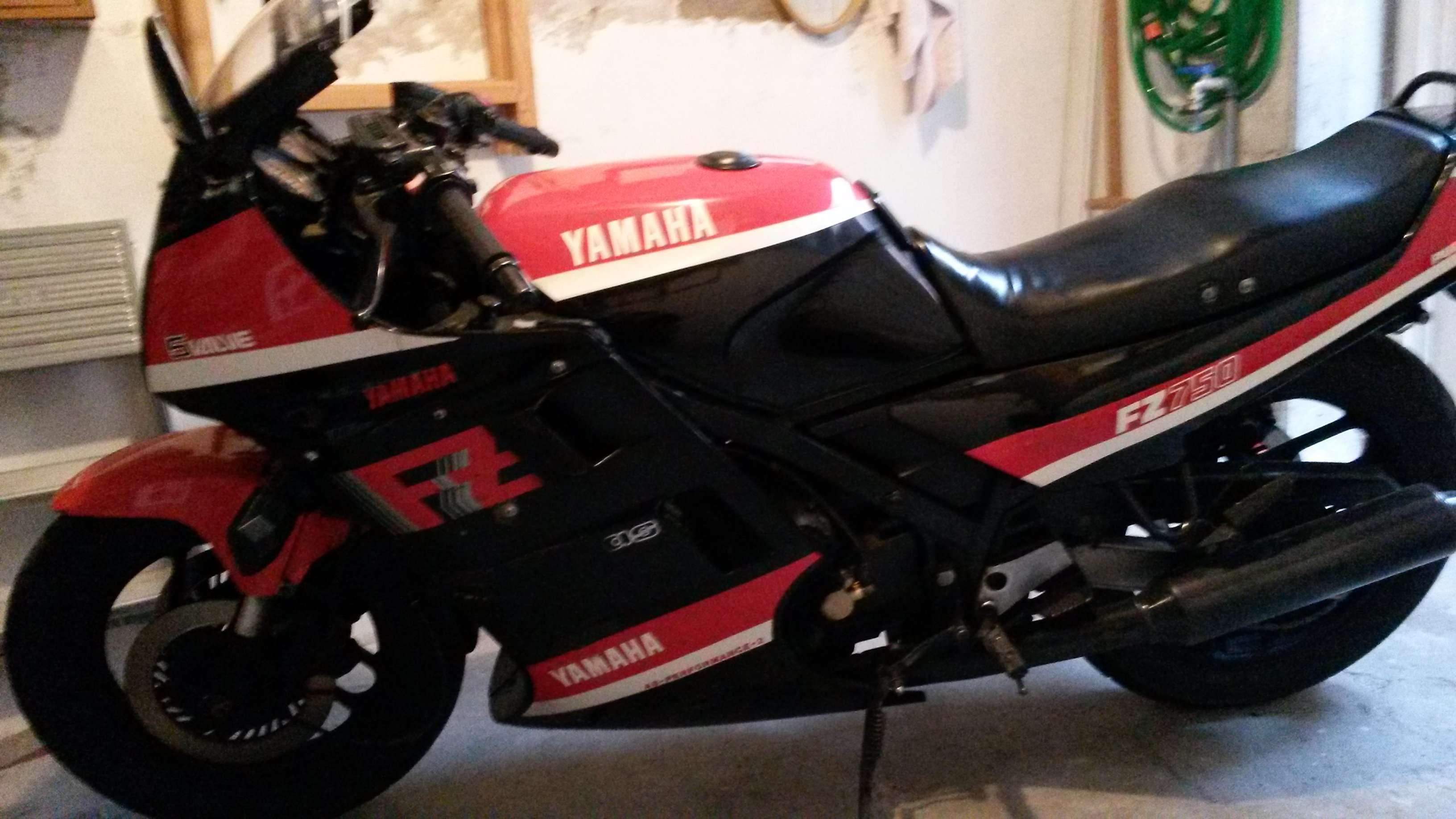 Yamaha FZ 7501FN