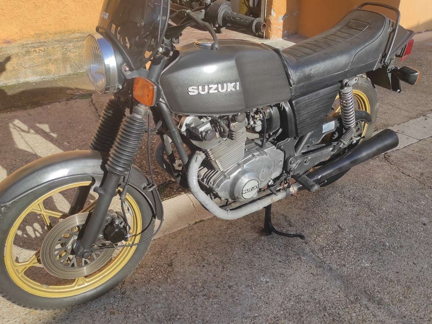 Suzuki GS 450