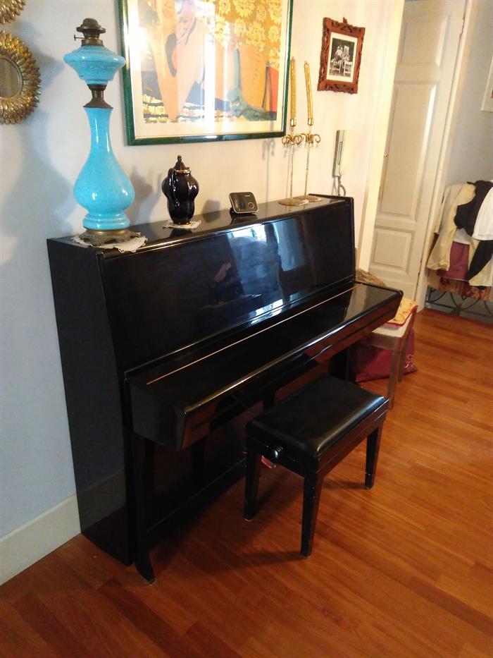 PIANOFORTE DA STUDIO PETROV