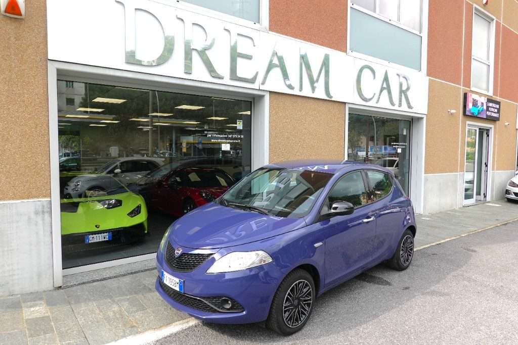 Lancia Ypsilon1.2 69 CV 5 porte GPL Ecochic Gold NEOPATENTATI