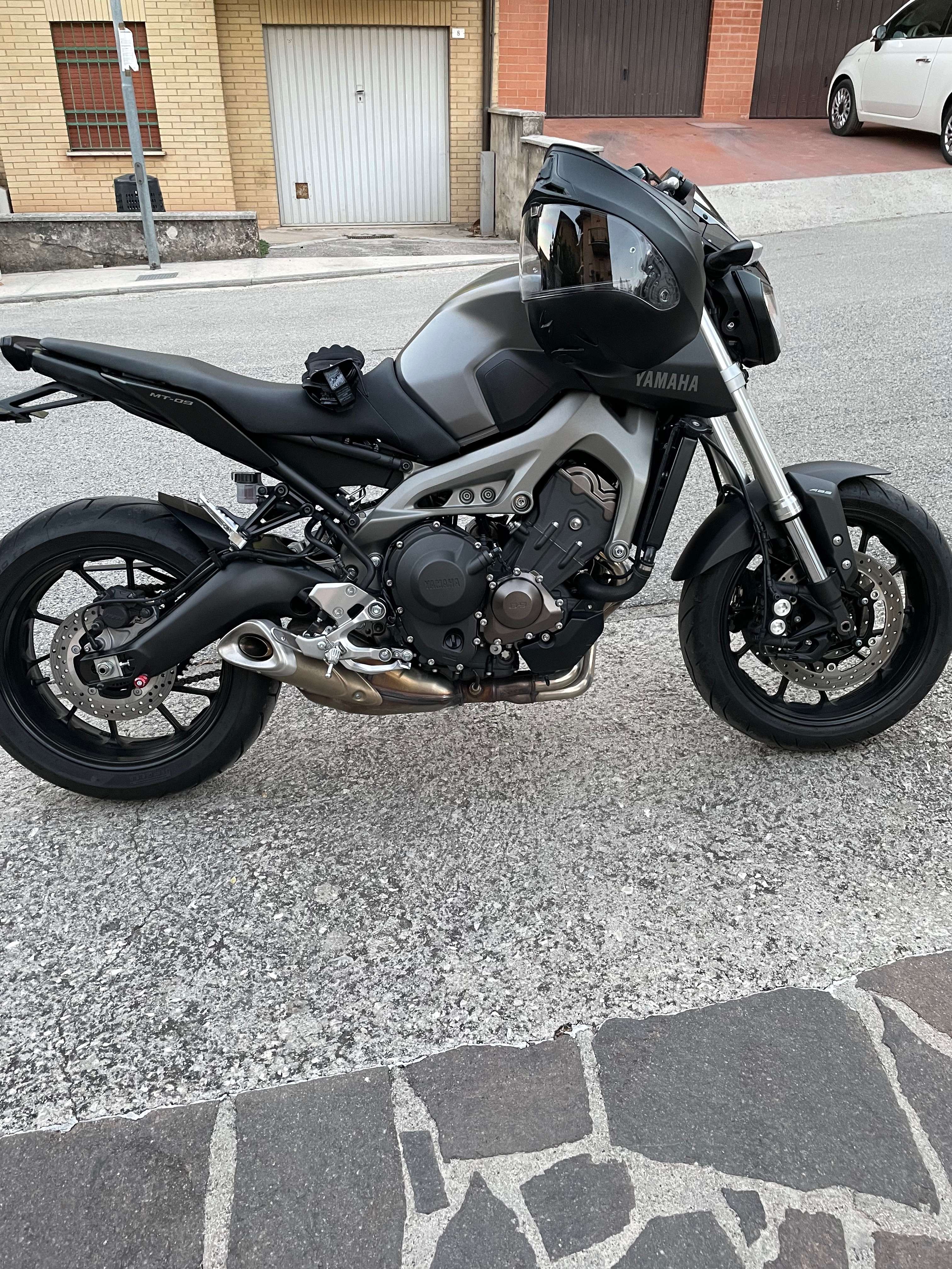 Yamaha MT-09matt grey ABS