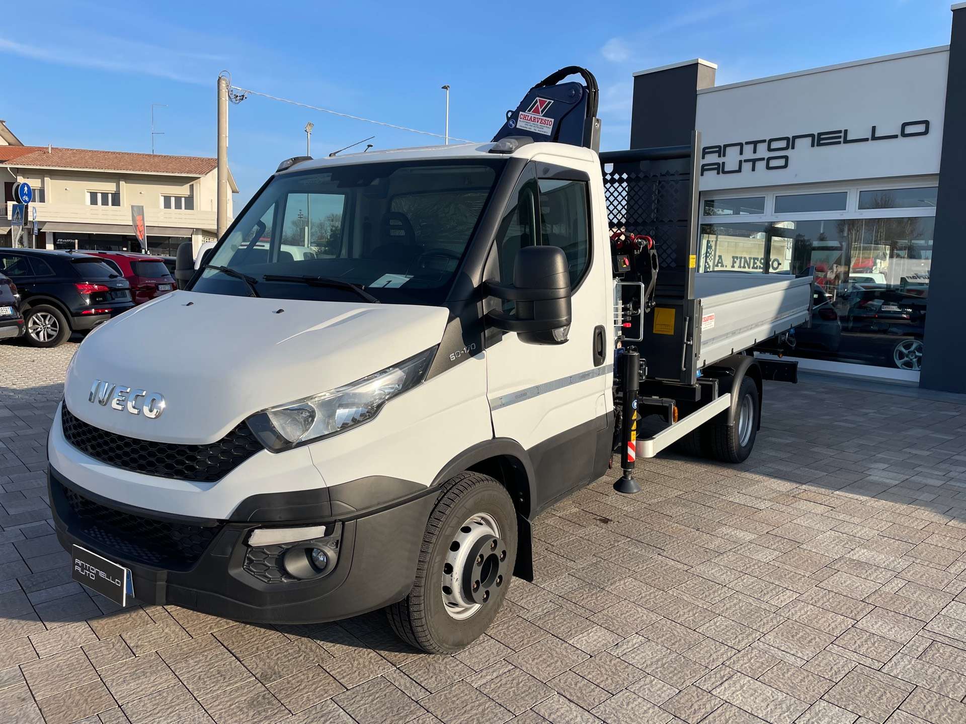 Iveco Daily3.0 D. 60C17 CASSONE GRU RIBALTABILE TRILATERALE