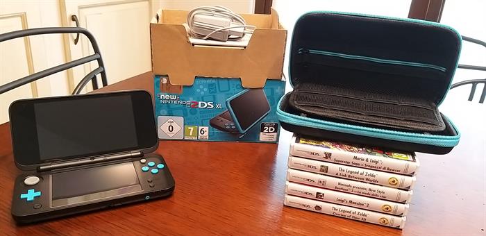 NINTENDO 2DS XL CON CUSTODIA E GIOCHI