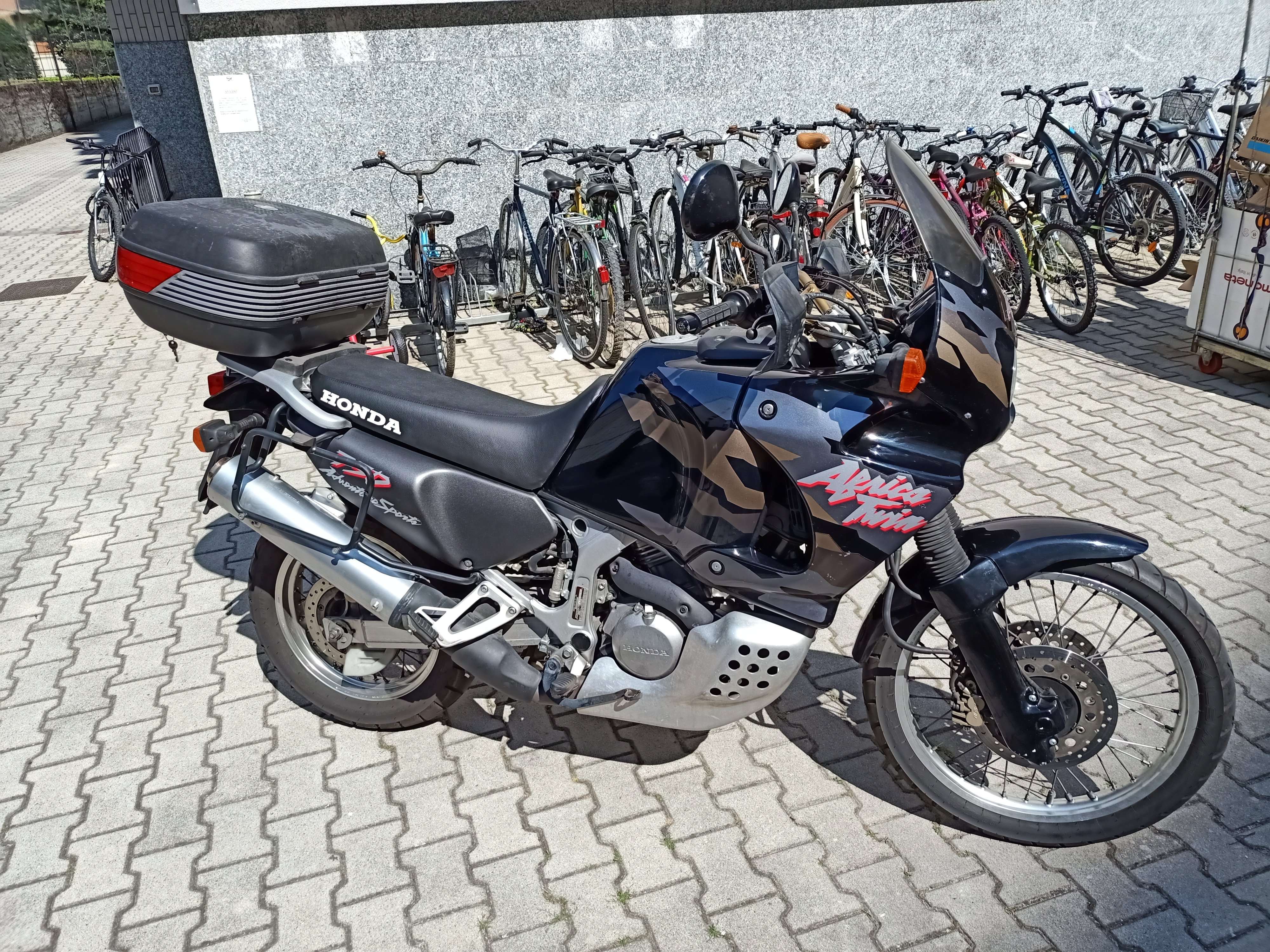 Honda XRV 750