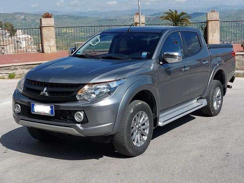 Mitsubishi L200d.cab 2.4d Intense Diamond Pack 4wd 181cv N1 my17