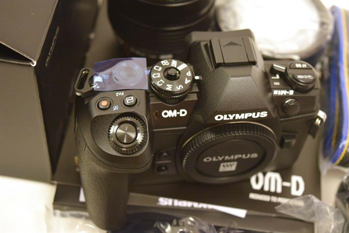 OLYMPUS OM-D E-M1