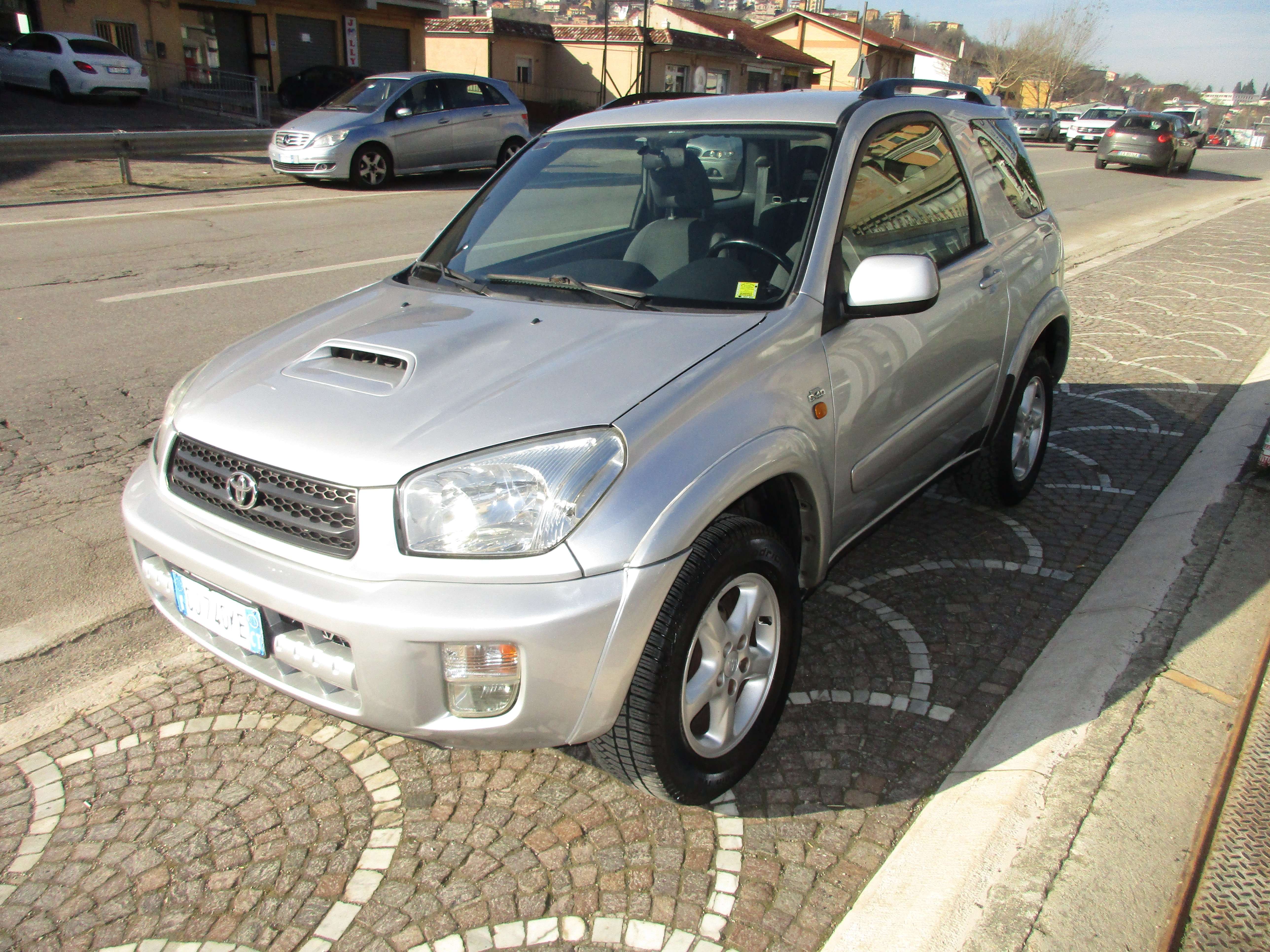 Toyota RAV 43p 2.0 d-4d 16v full optional garantito