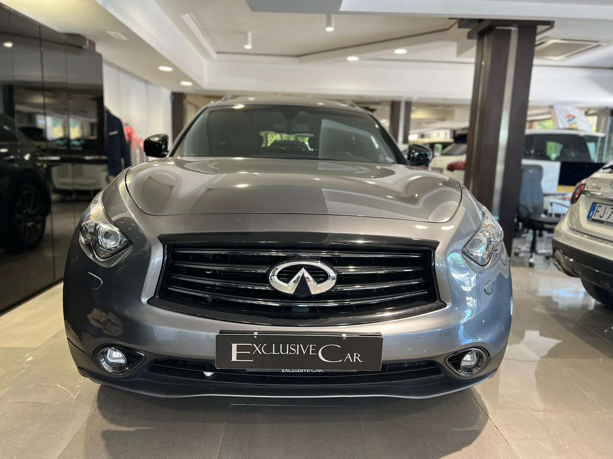 Infiniti QX70