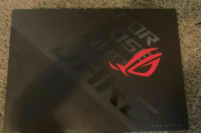 ASUS ROG STRIX SCAR 17 G733 17.3 POLLICI