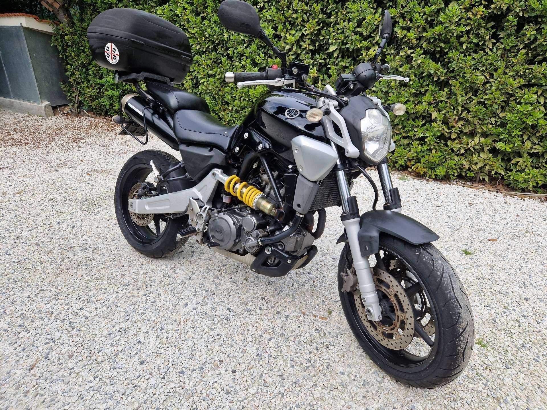 Yamaha MT-03valuto permuta con scooter 125 meglio se SH  honda