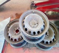 vendo 4 CERCHI IN FERRO raggio 14 adatti per FIAT 500 – FIAT PANDA. 