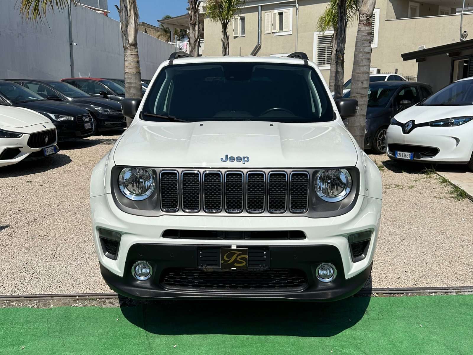 Jeep RenegadeJEEP RENEGADE IPER FULL PERMUTA