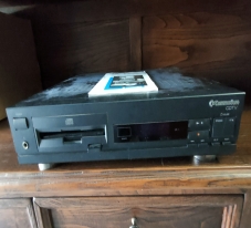 COMMODORE CDTV