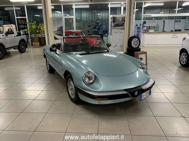 Alfa Romeo SpiderALFA ROMEO SPYDER DUETTO 1.6