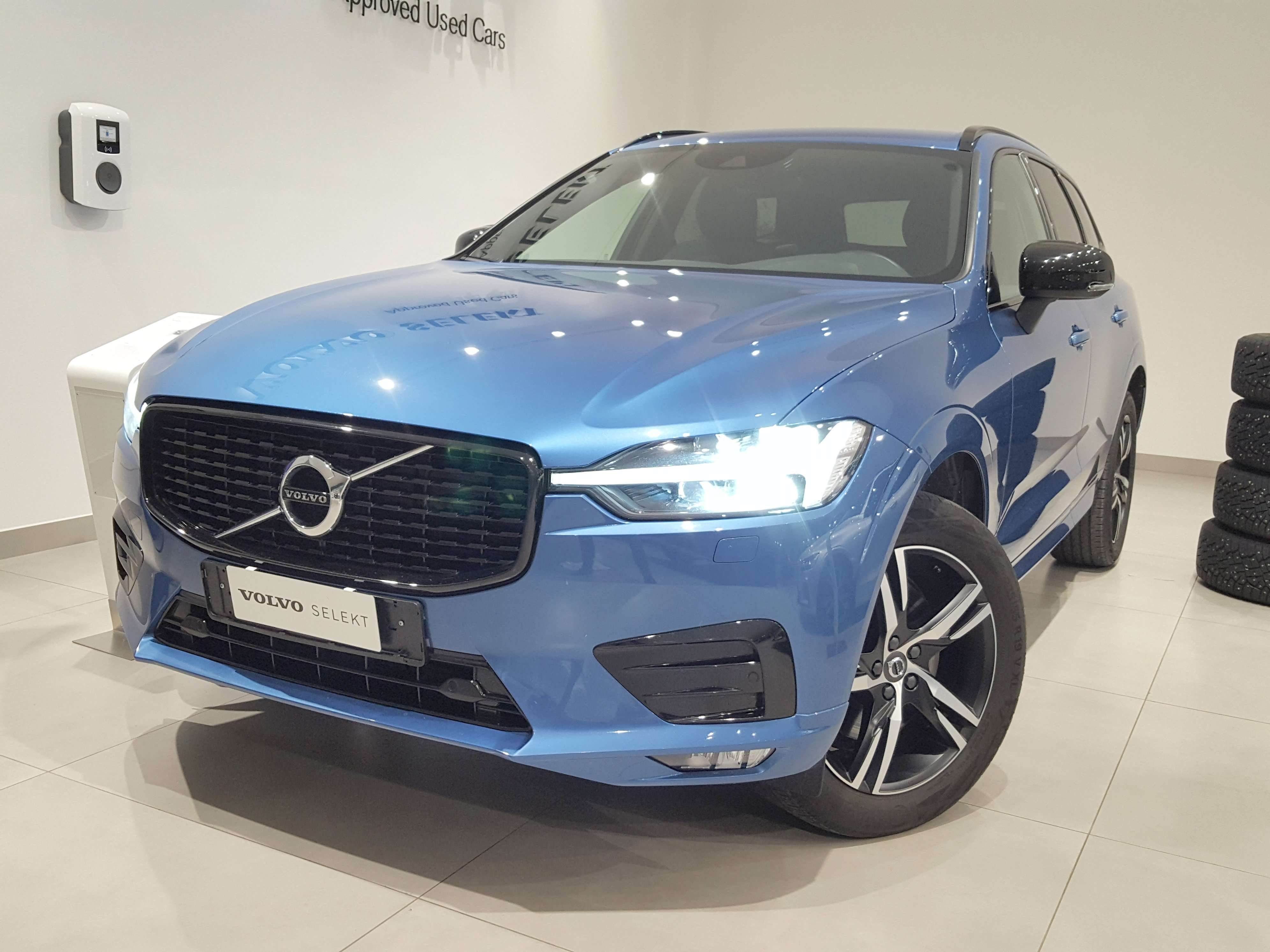 Volvo XC602.0 b4 R-design auto