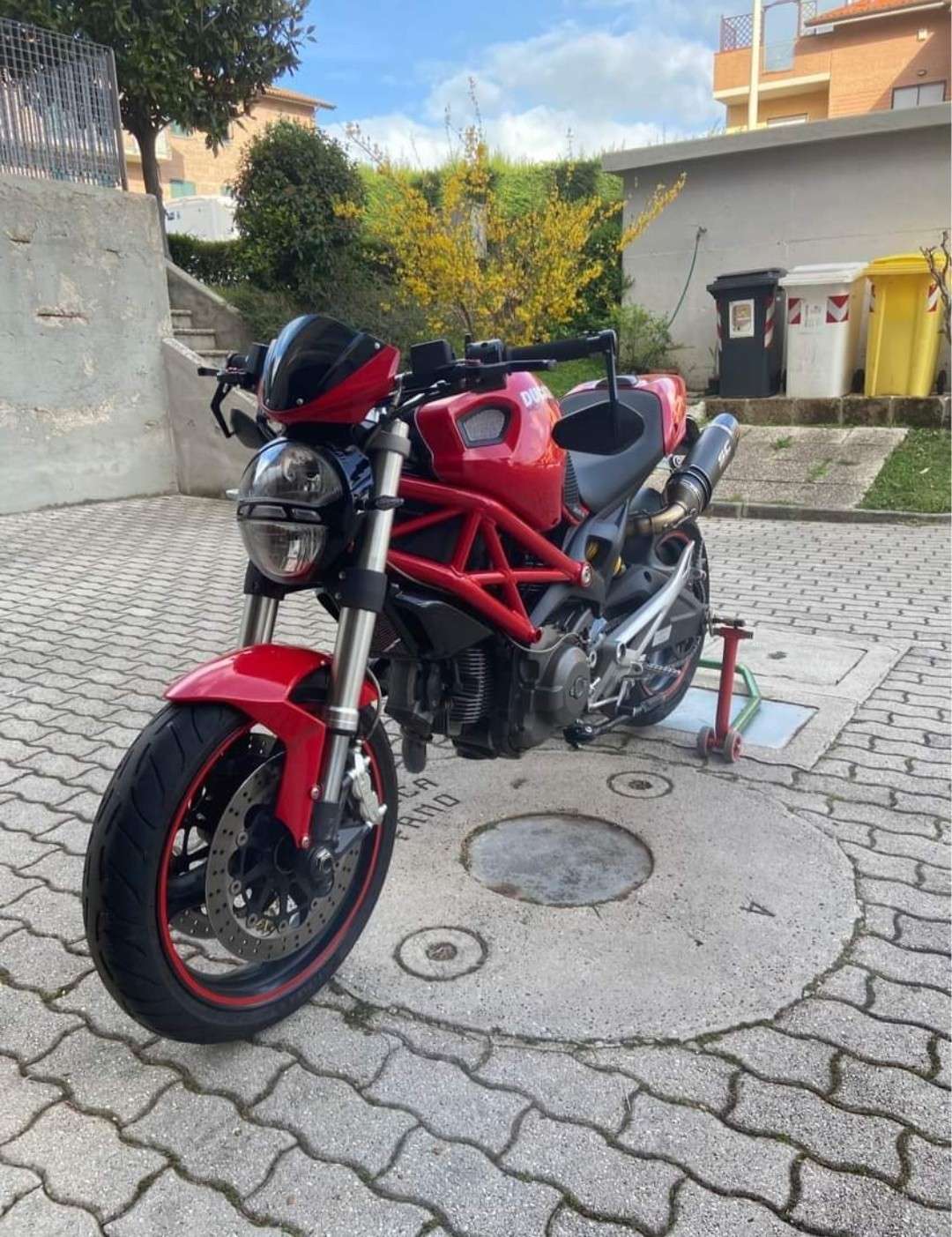 Ducati Monster 696Ducati Monster 696+A2  - sport