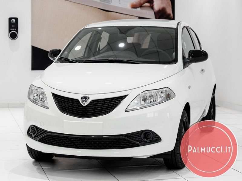 Lancia Ypsilon1.0 FireFly 5 porte S&S Hybrid Silver