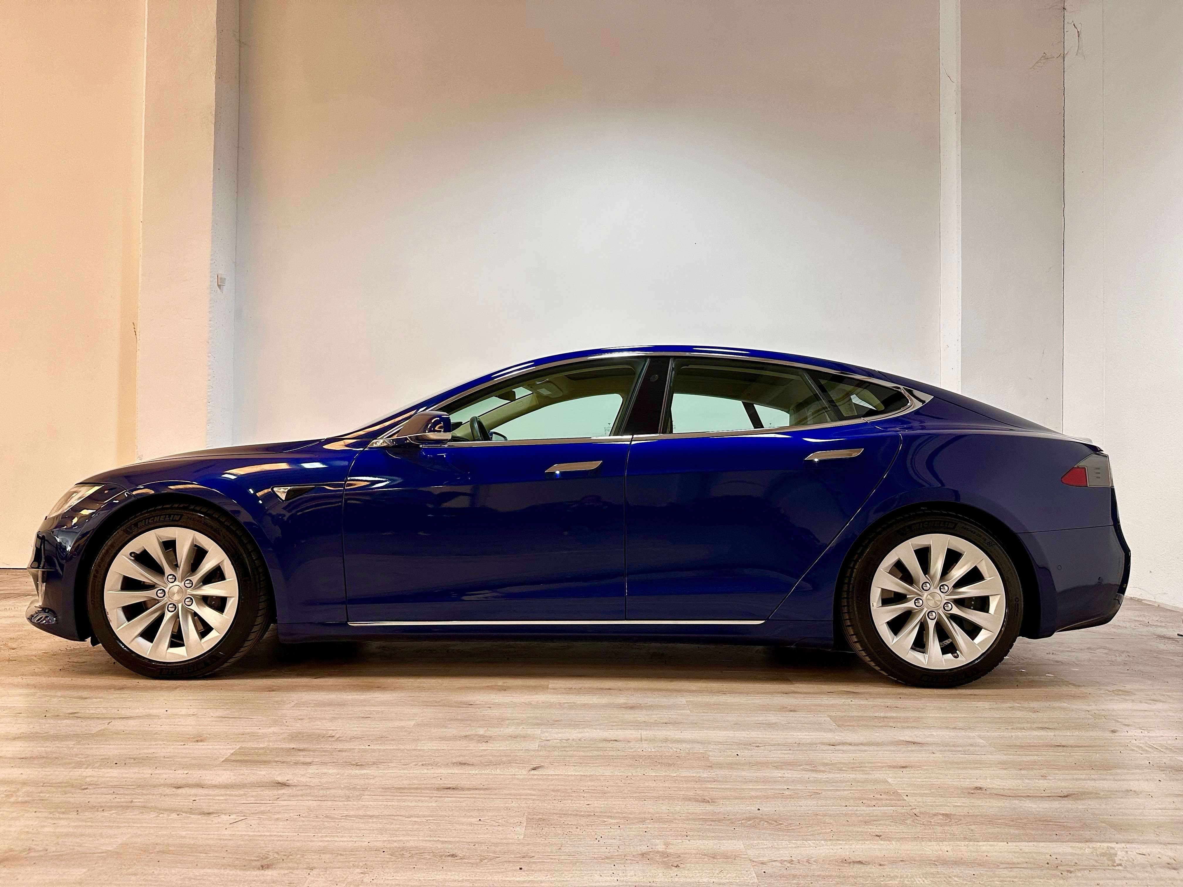 Tesla Model SModel S 75 D