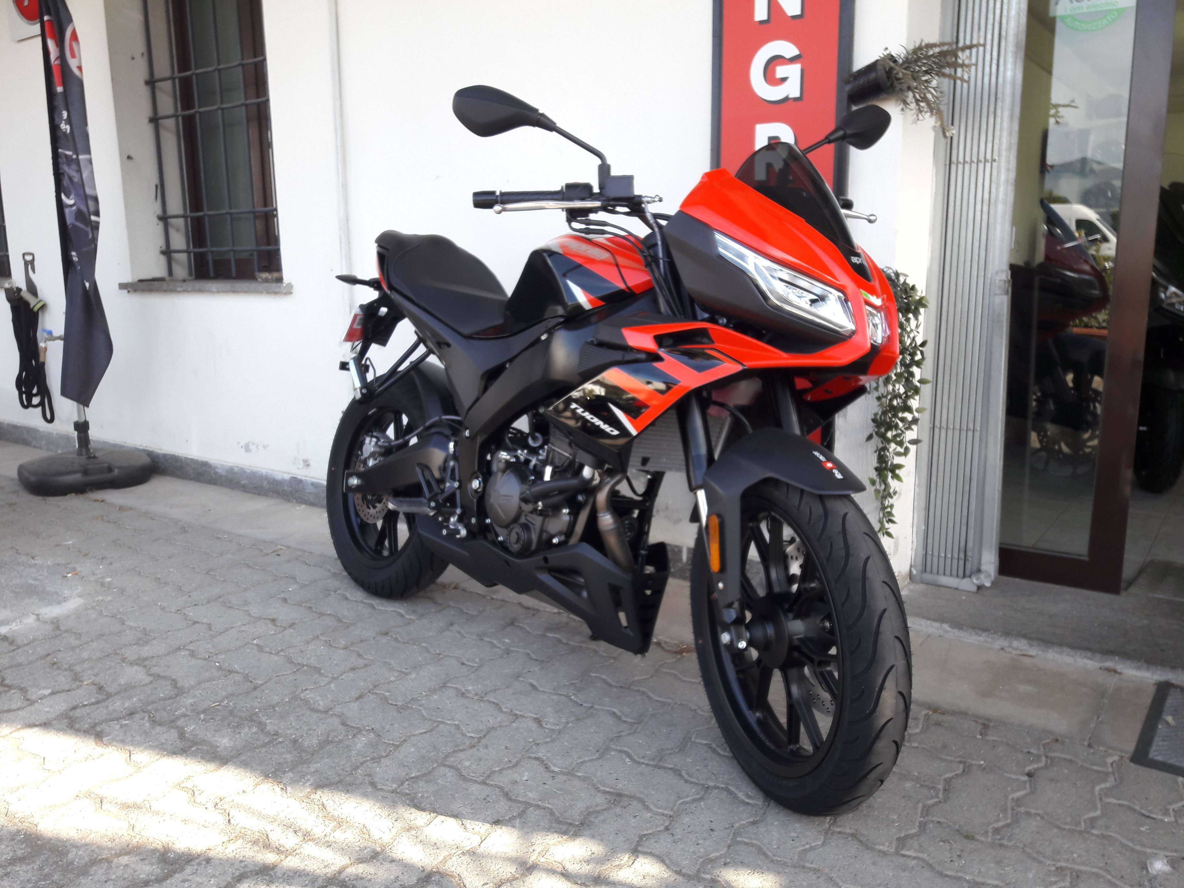 Aprilia TuonoAPRILIA TUONO 125 EURO5