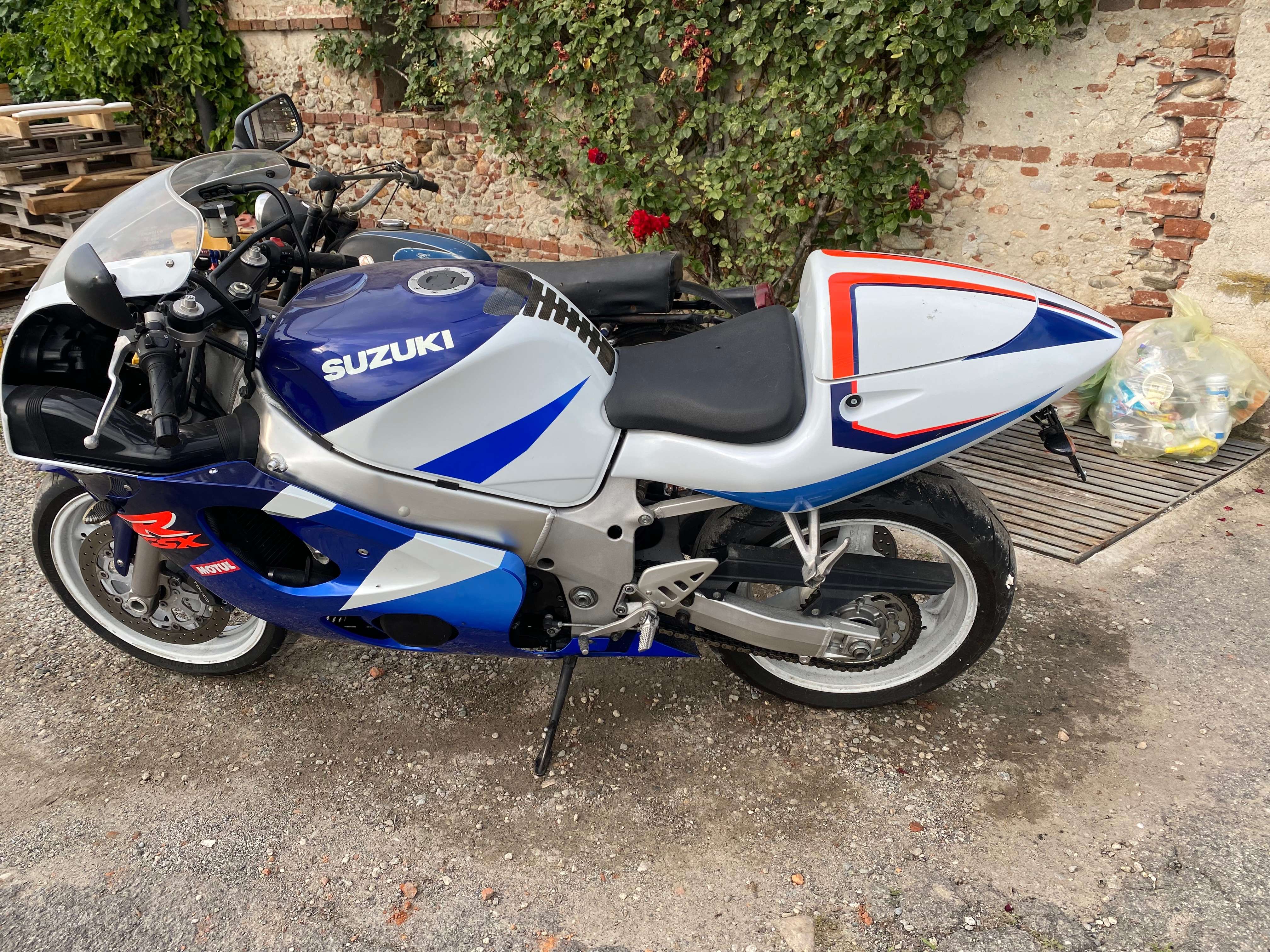 Suzuki GSX 600