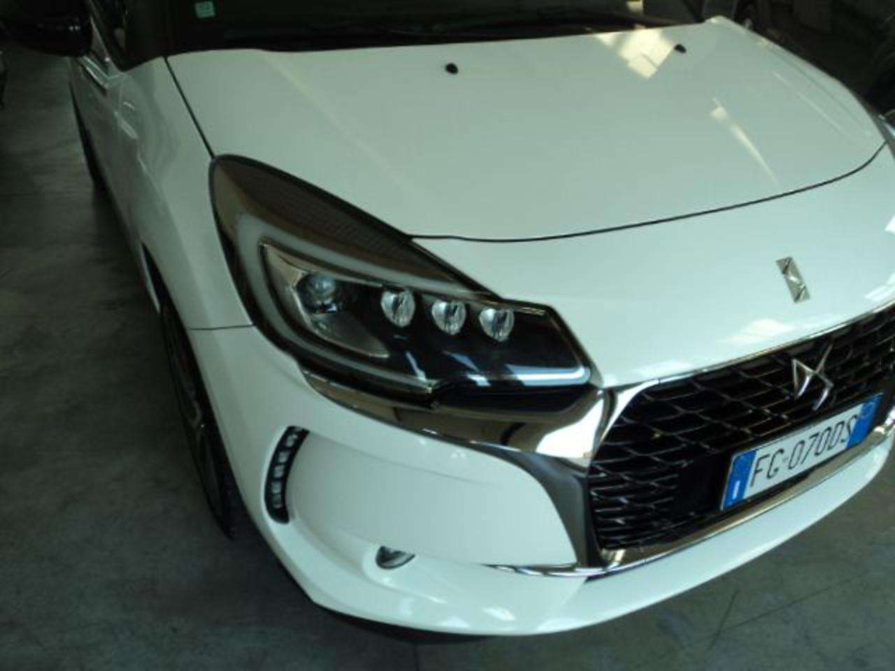 DS Automobiles DS 3BlueHDi 100 S&S Sport Chic