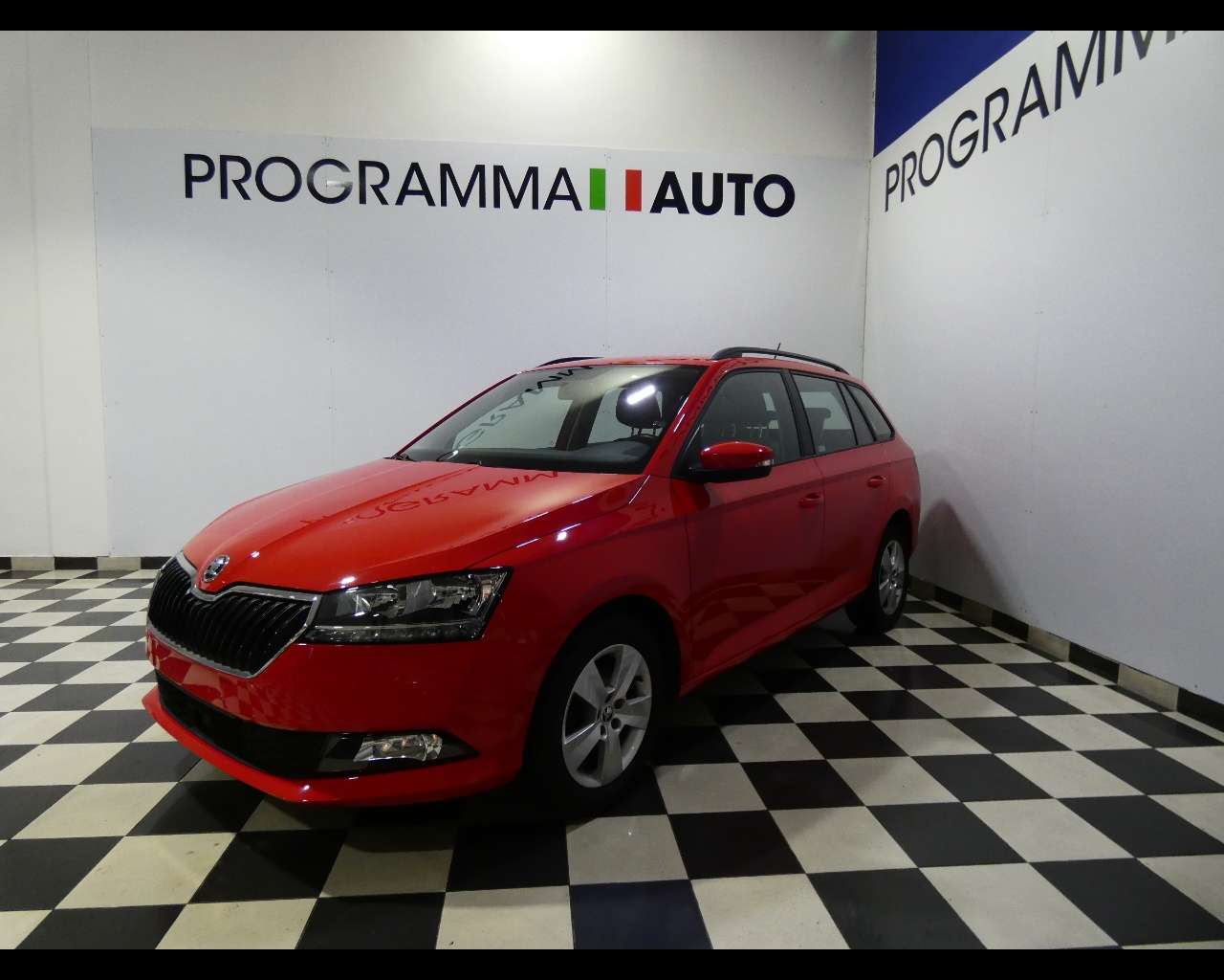 Skoda Fabia1.0 MPI Red & Grey