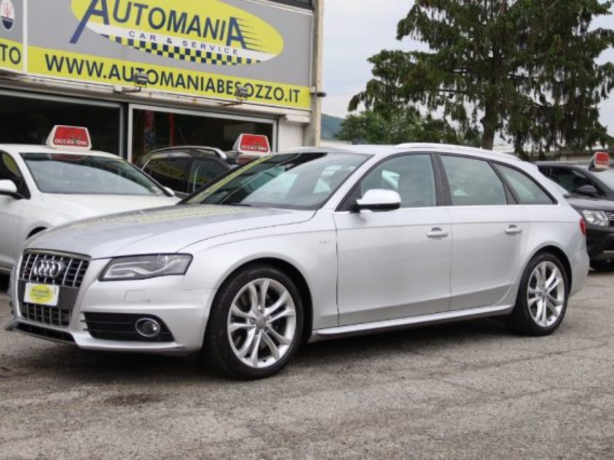 AUDI A4 4ª serie S4 Avant 3.0 TFSI quattro