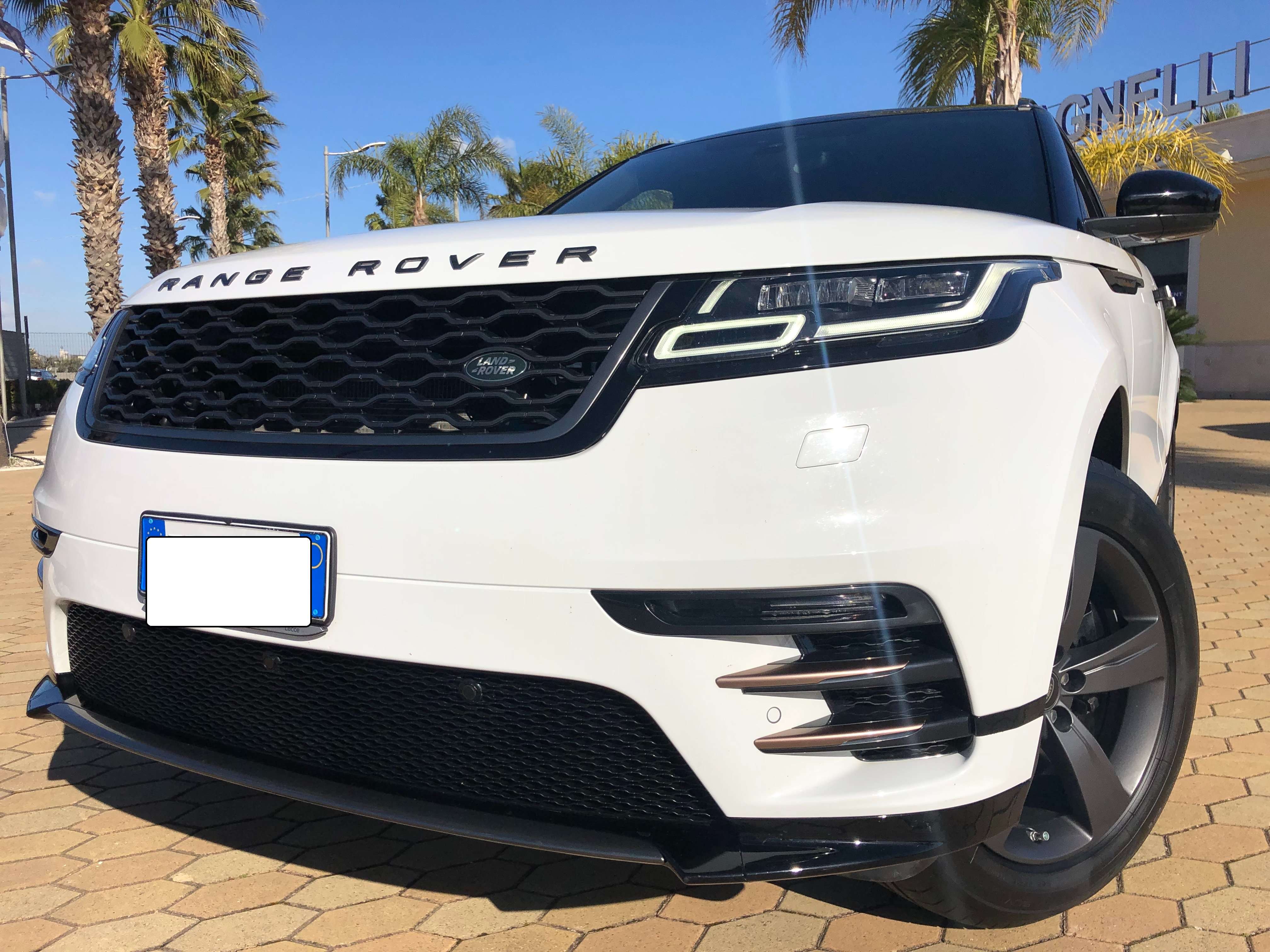 Land Rover Range Rover Velar2.0 i4 R-Dynamic 240CV FULL OPT. APPROVED !!