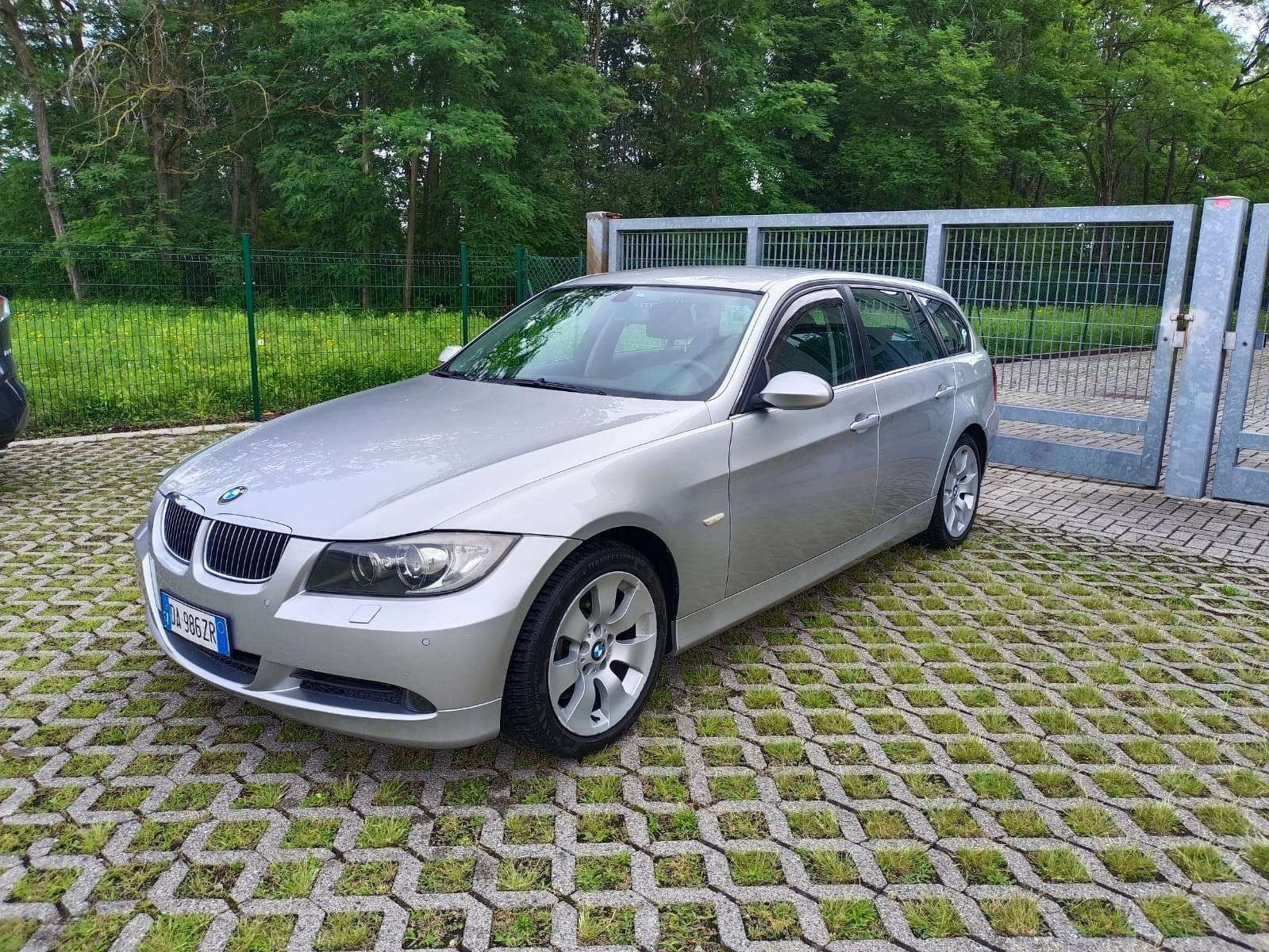 BMW 325325xi cat Touring Attiva Automatik*Pelle*Xenon*