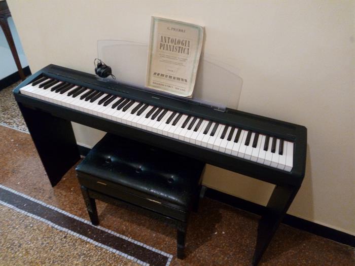 PIANOFORTE DIGITALE YAMAHA P-95