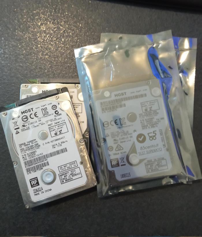 4 HARD DISK 2,5" SATA 500 GB HGST