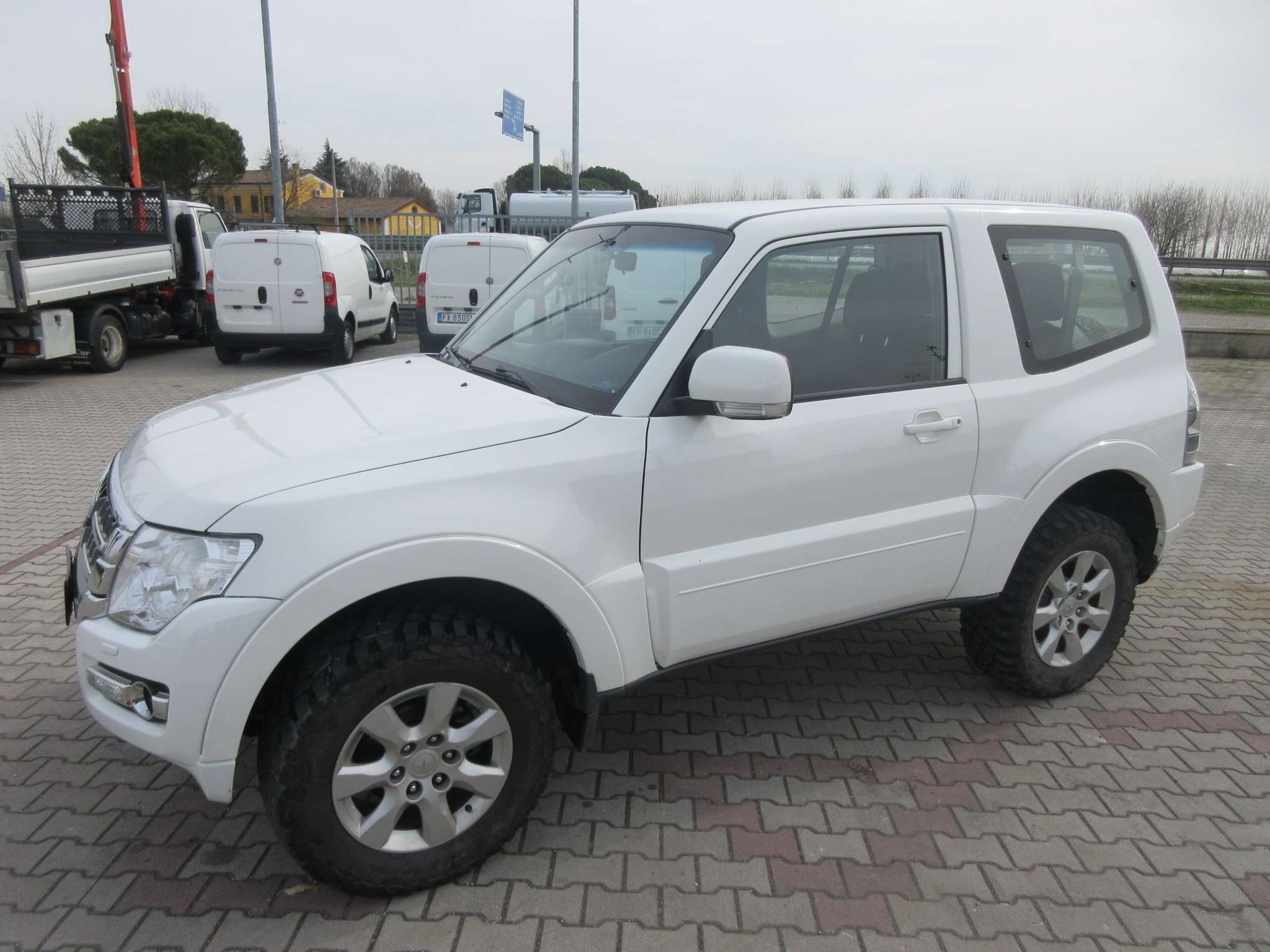 Mitsubishi PajeroPajero 3.2 cr  3p auto VERRICELLO+GANCIO