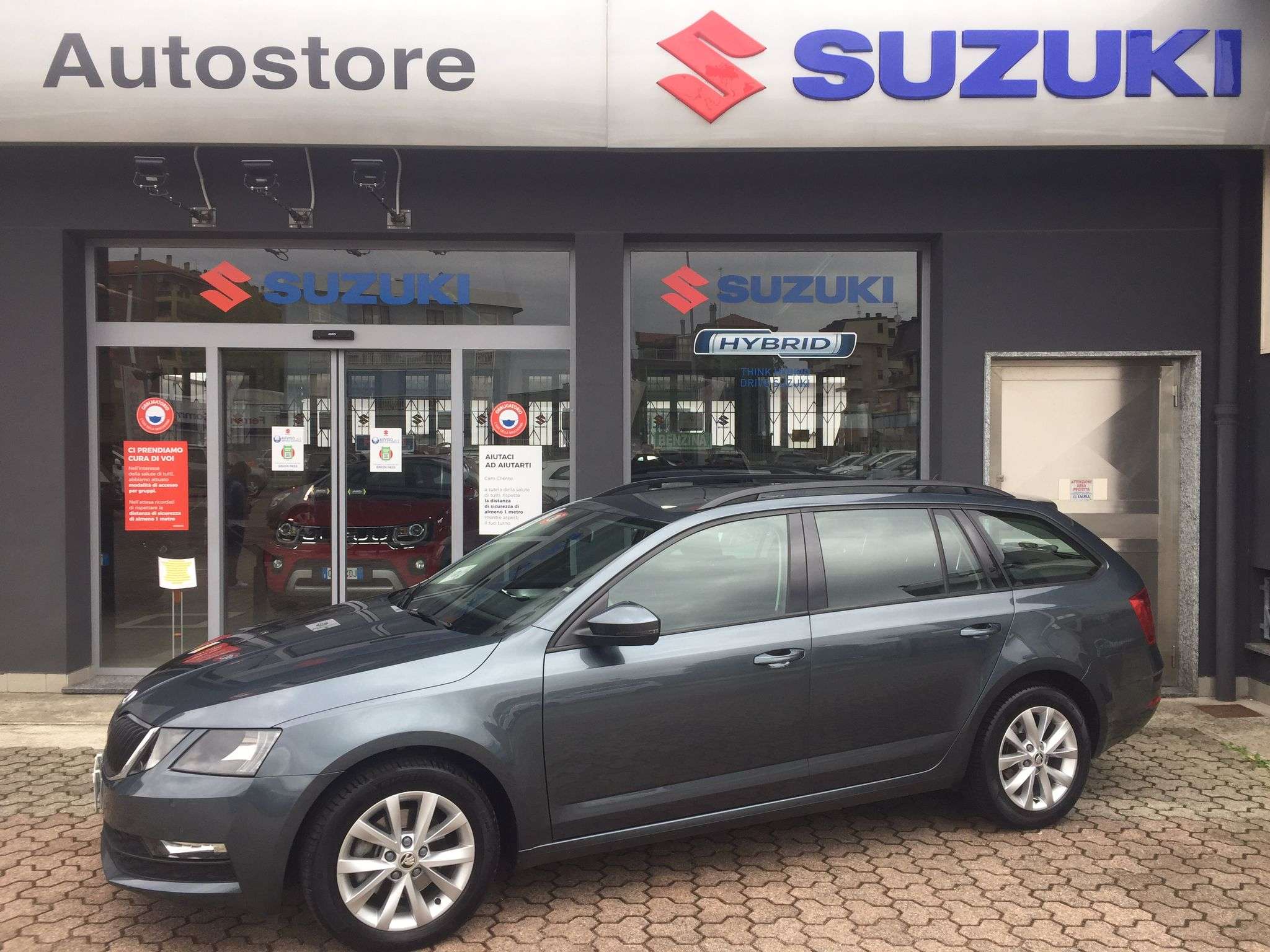 Skoda OctaviaOctavia Wagon 1.5 g-tec 130cv dsg-FULL OPTIONAL!!