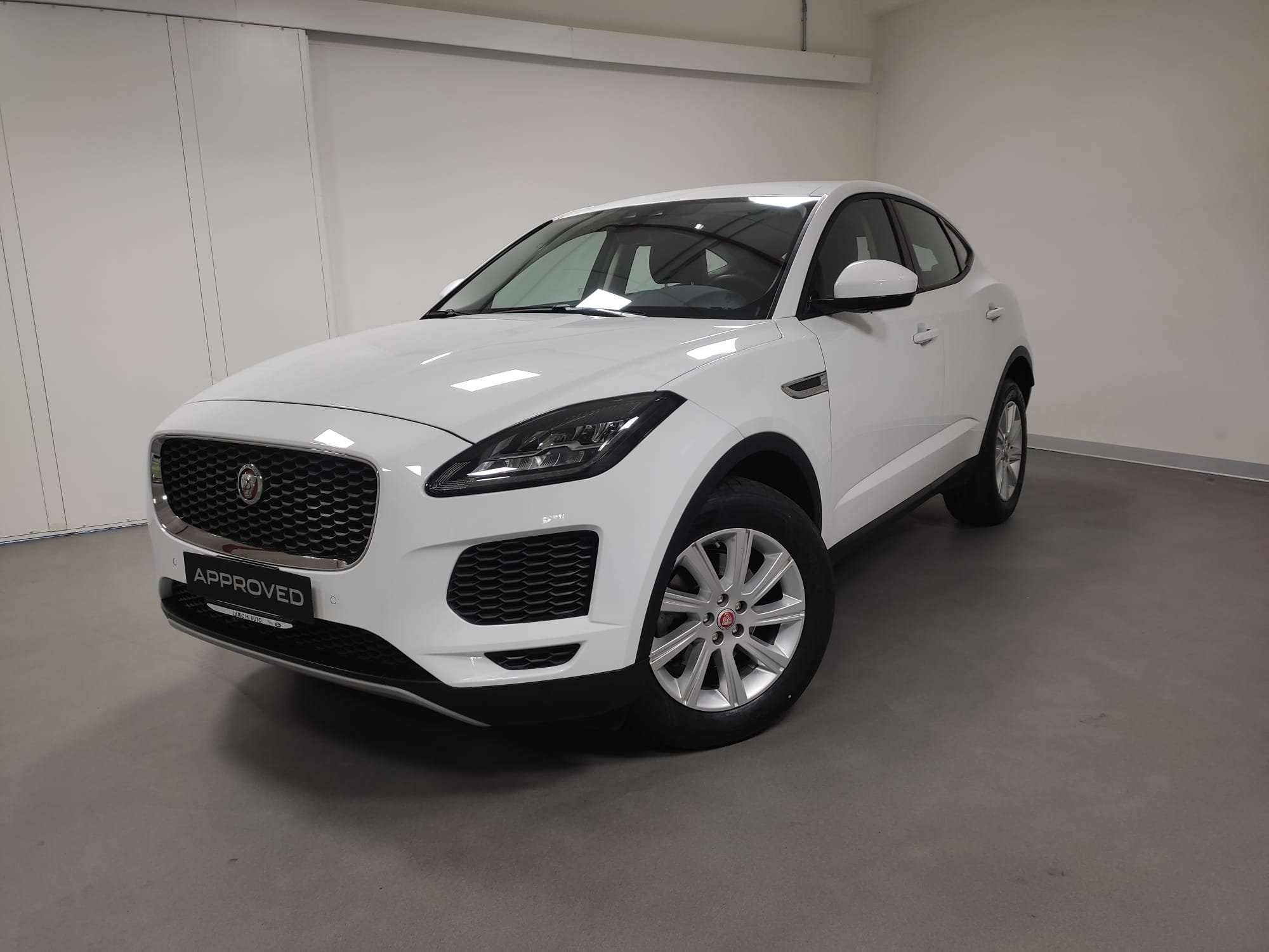 Jaguar E-PaceE-Pace 2.0d i4 awd 150cv auto my19