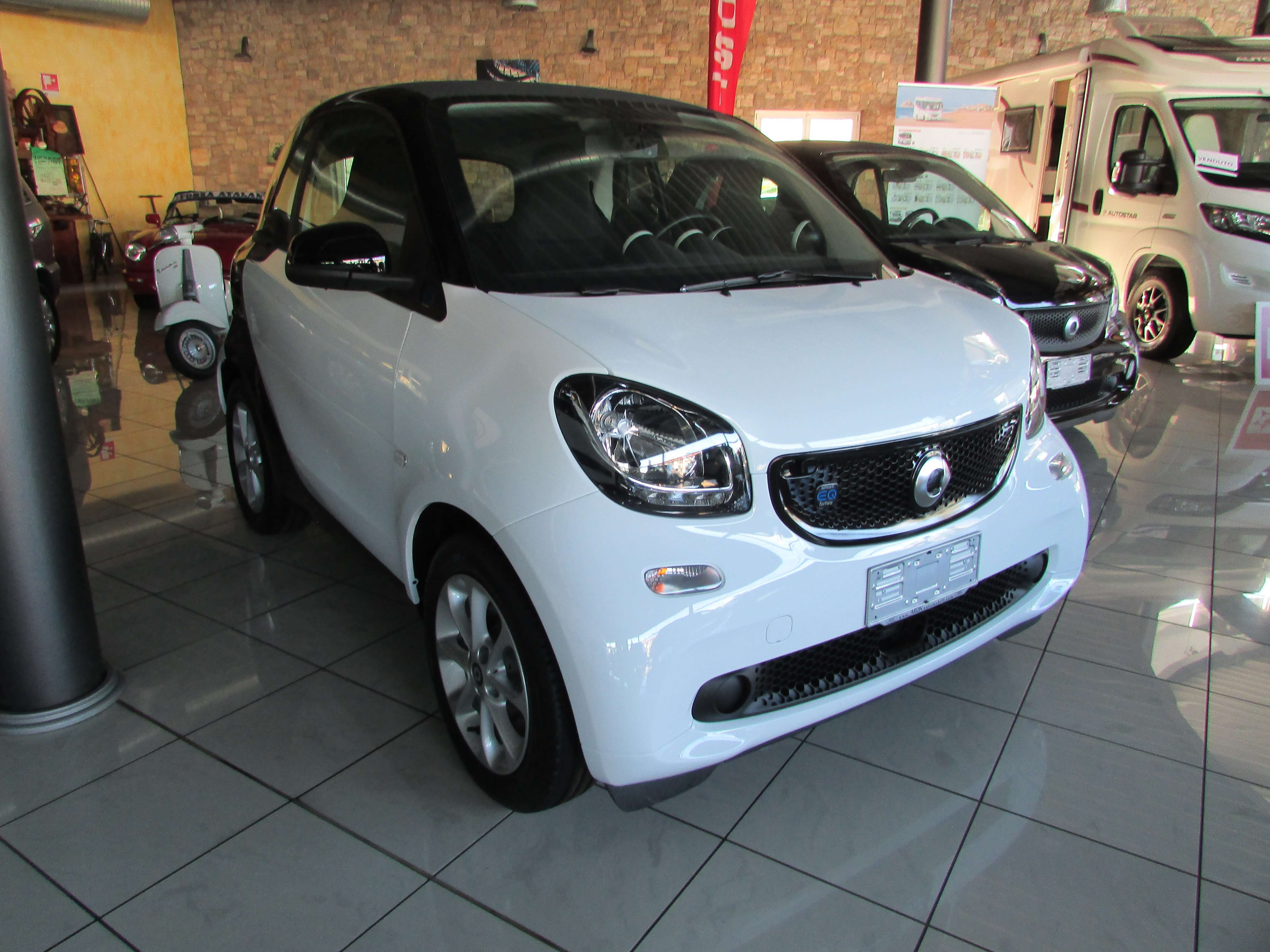 smart forTwoFortwo electric drive Youngster