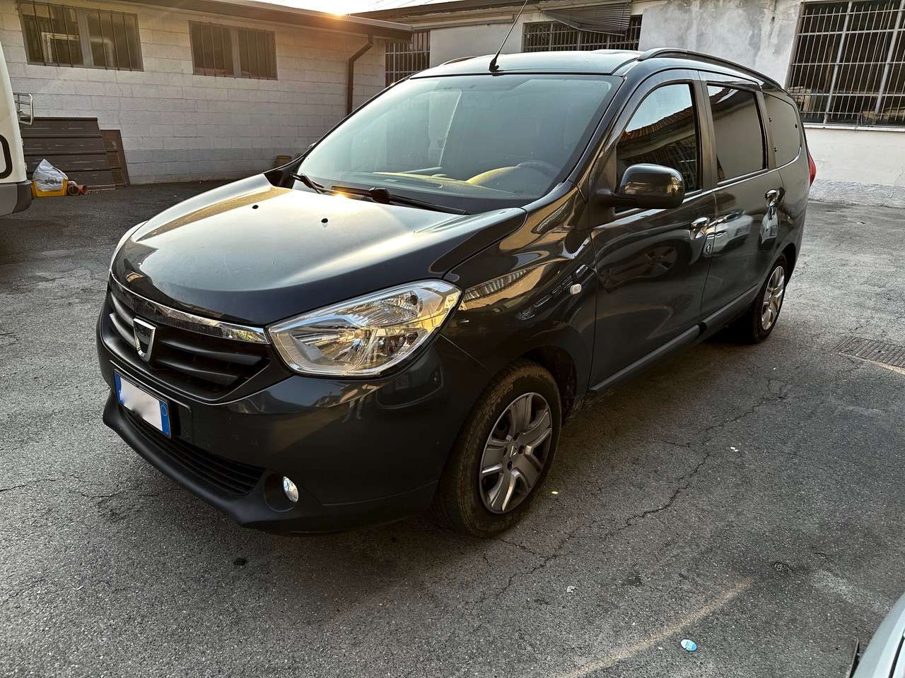 Dacia Lodgy1.6 8V 85CV 7 posti Lauréate - Navy - Autonavigli