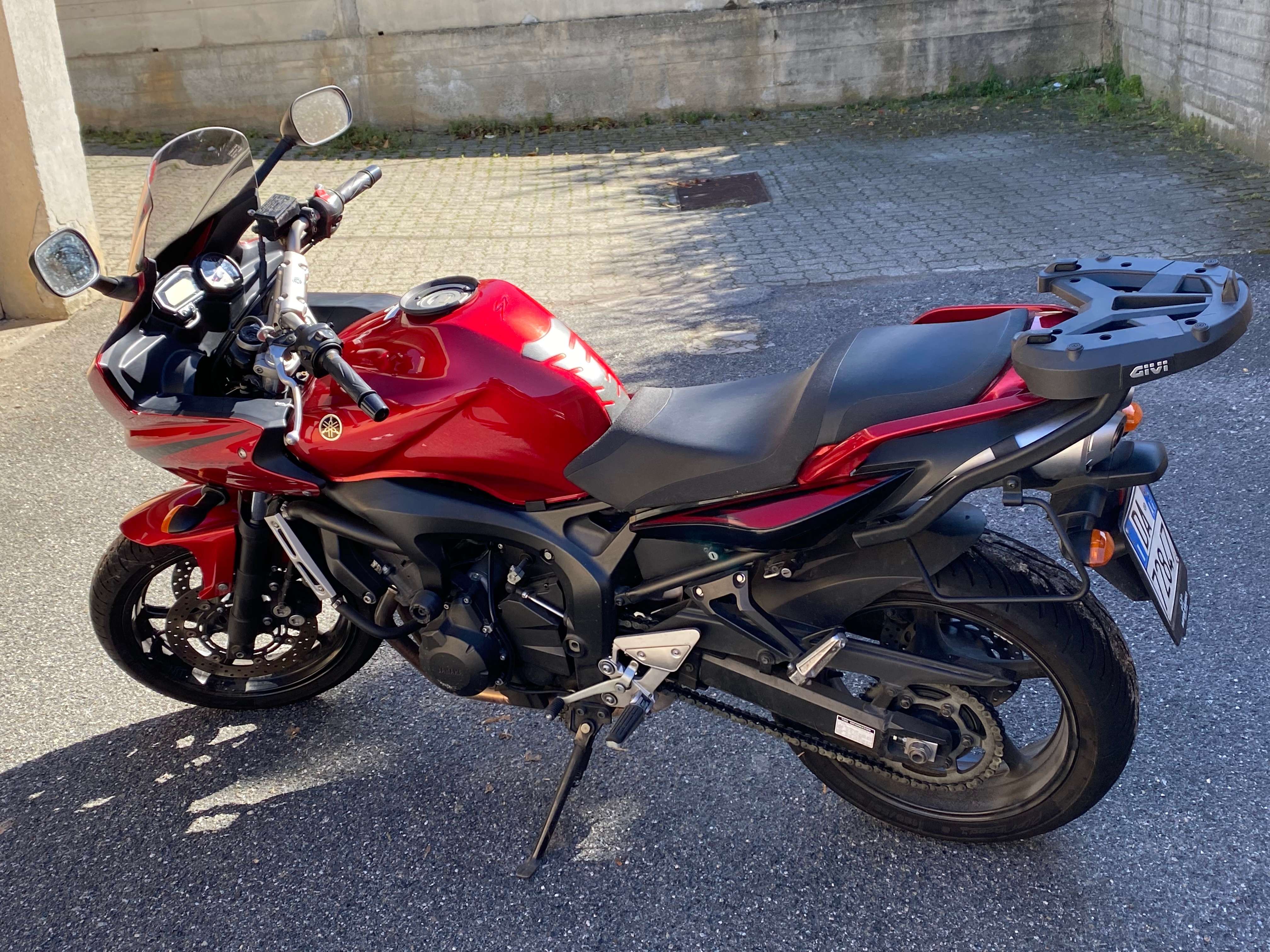 Yamaha FZ 6Fazer s2