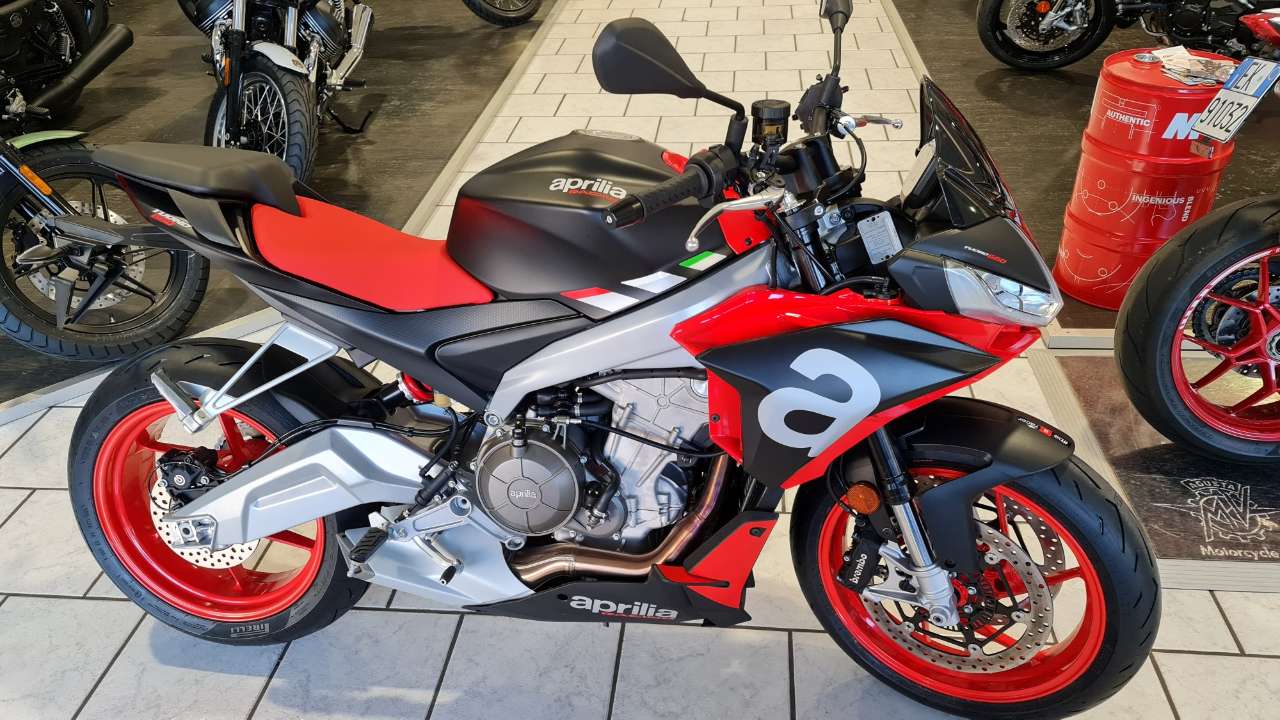 Aprilia TuonoTUONO 660