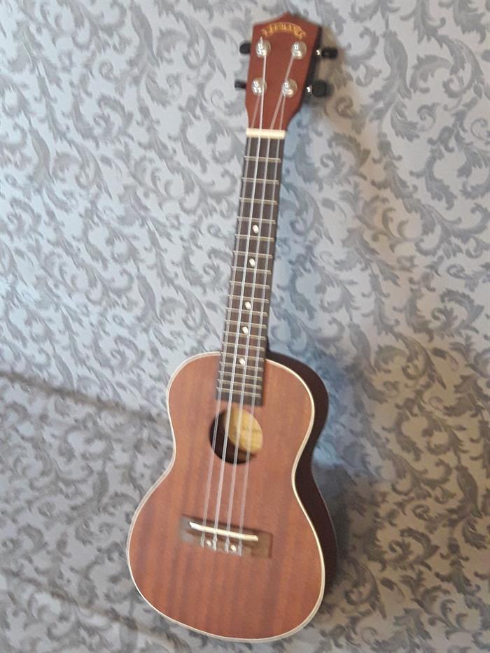 UKULELE LEOLANI