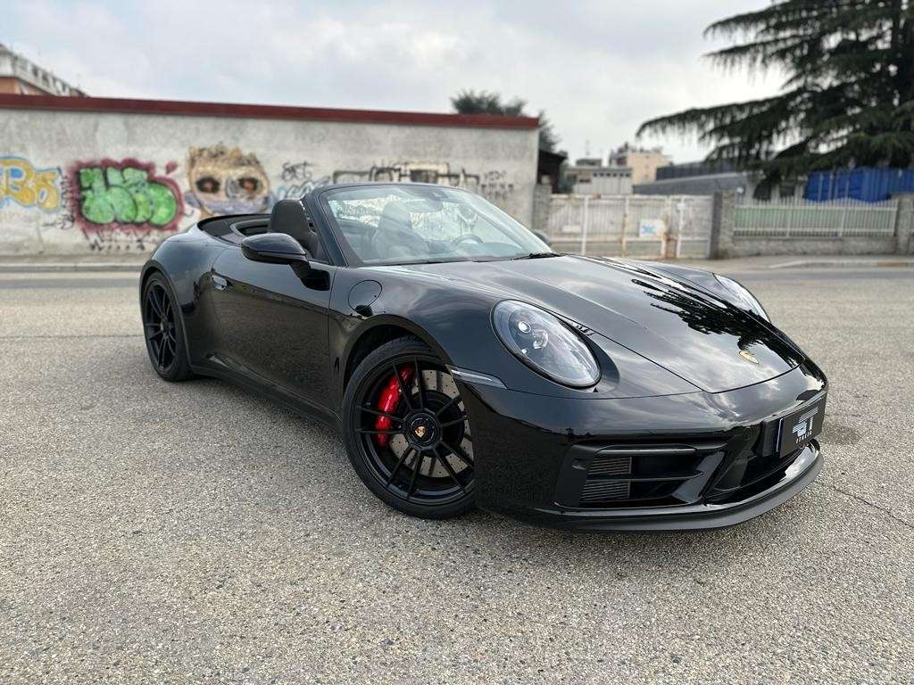 Porsche 911Carrera 4 GTS Cabriolet