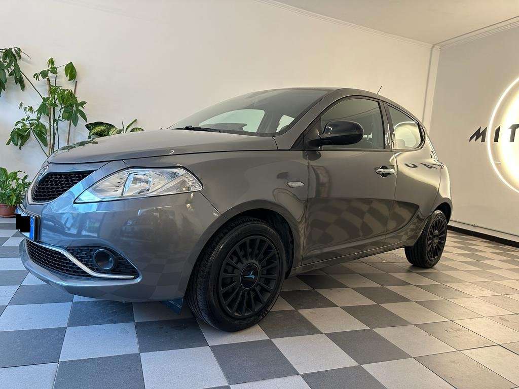 Lancia Ypsilon1.2 Gold 69cv