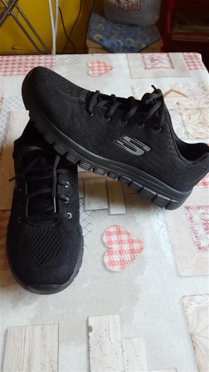 SCARPE SKECHERS N.41 CON MEMORY FOAM