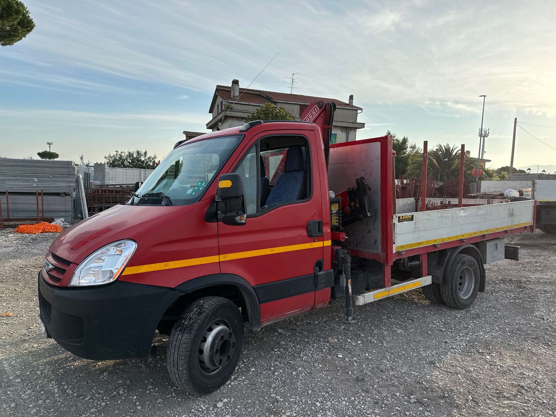 Iveco DailyGru Fassi F40 / Cassone fisso