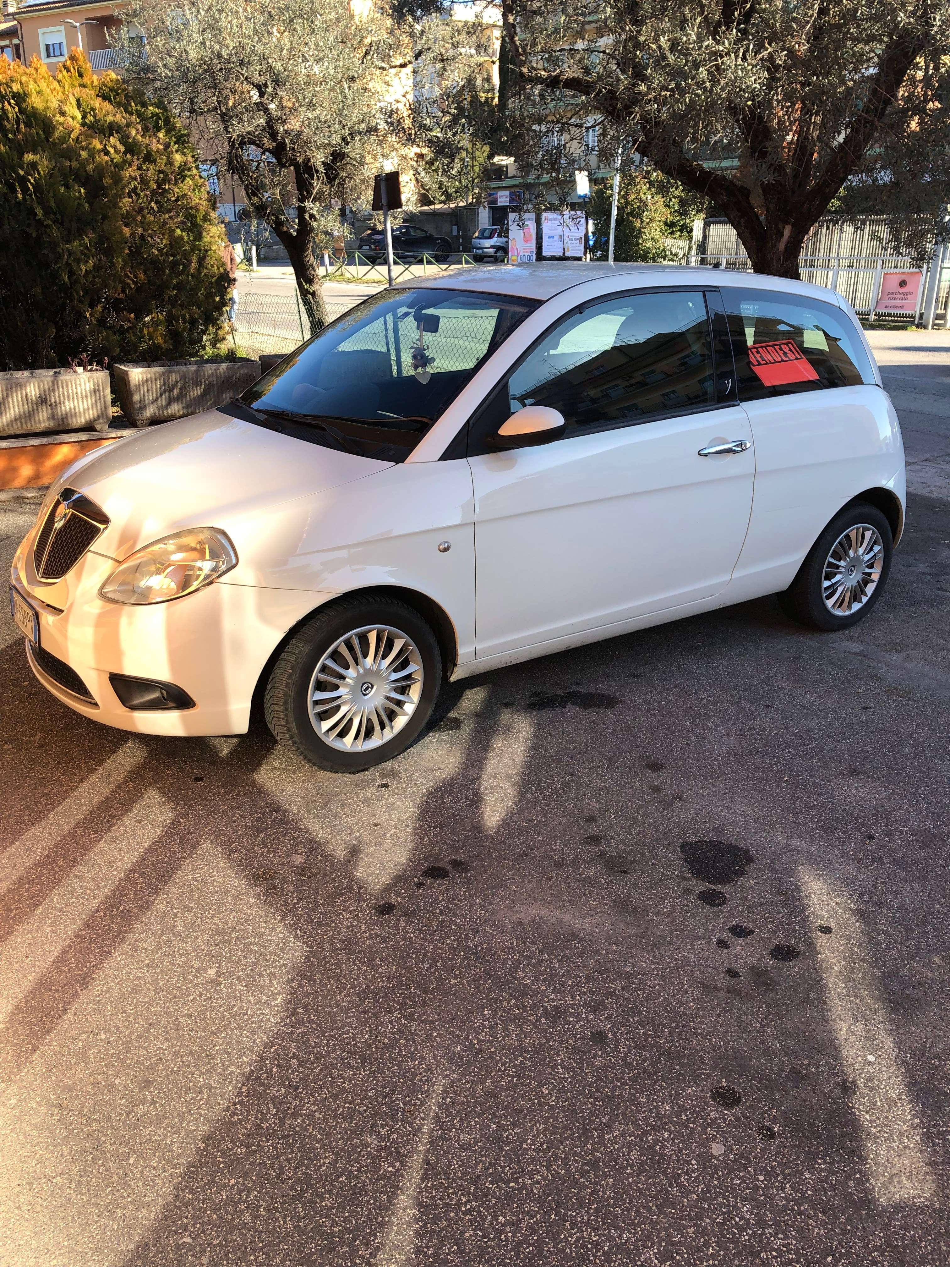 Lancia Ypsilon