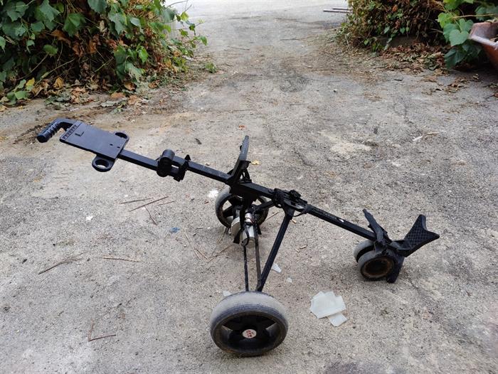 CARRELLO DA GOLF MOTORIZZATO/MOTOCADDY